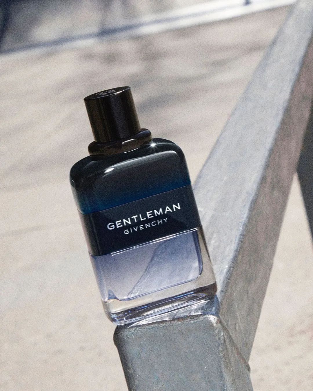 Gentleman Eau de Toilette Intense Givenchy | Iris cremos și dulce ...