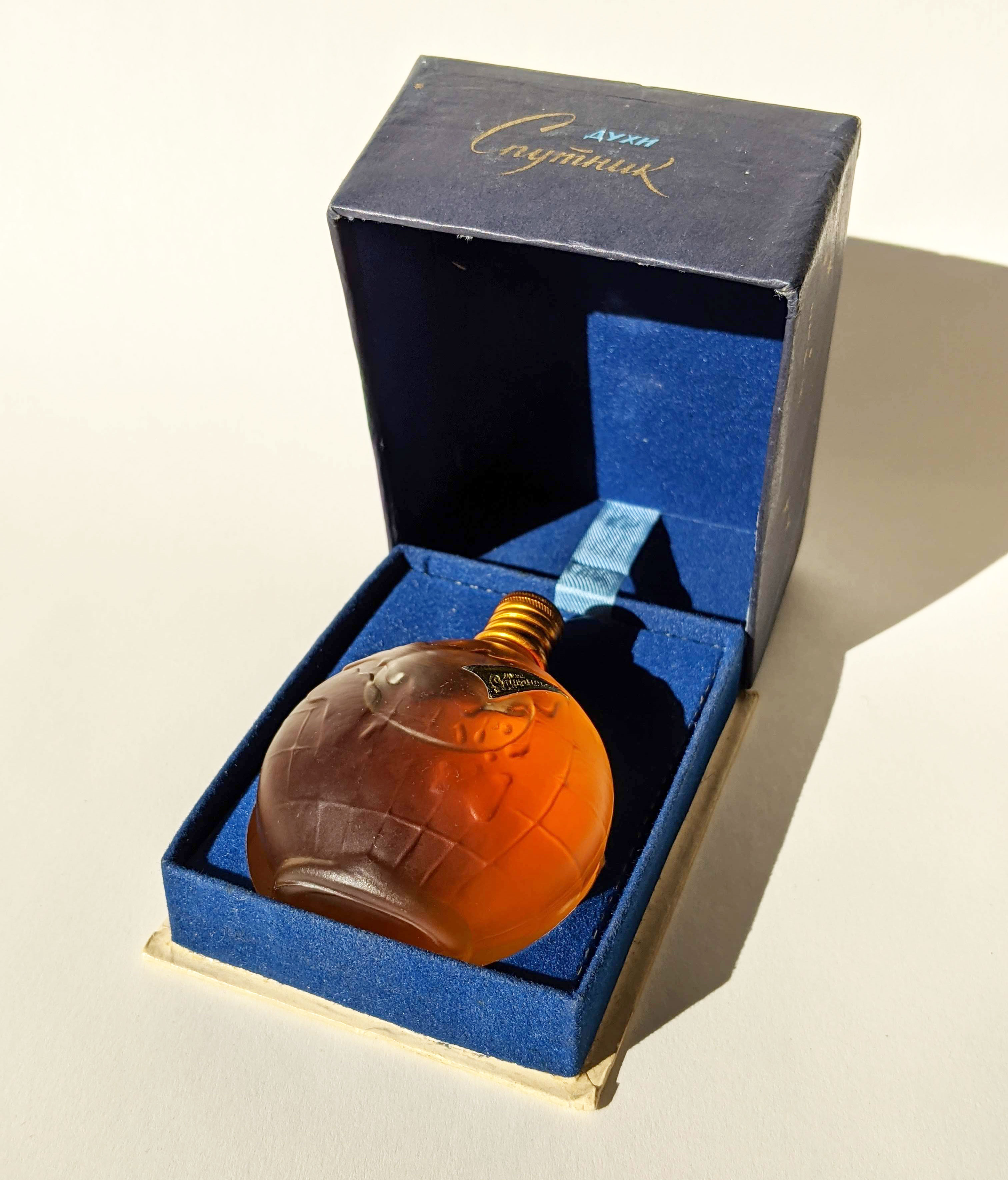 Desde el espacio con amor a la Tierra ~ Columnas