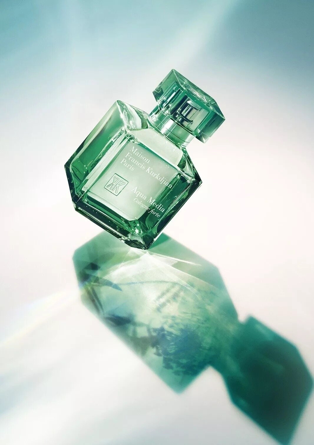 MFK Aqua Media: Vibrații familiare de la Kurkdjian ~ Recenzii de parfumuri