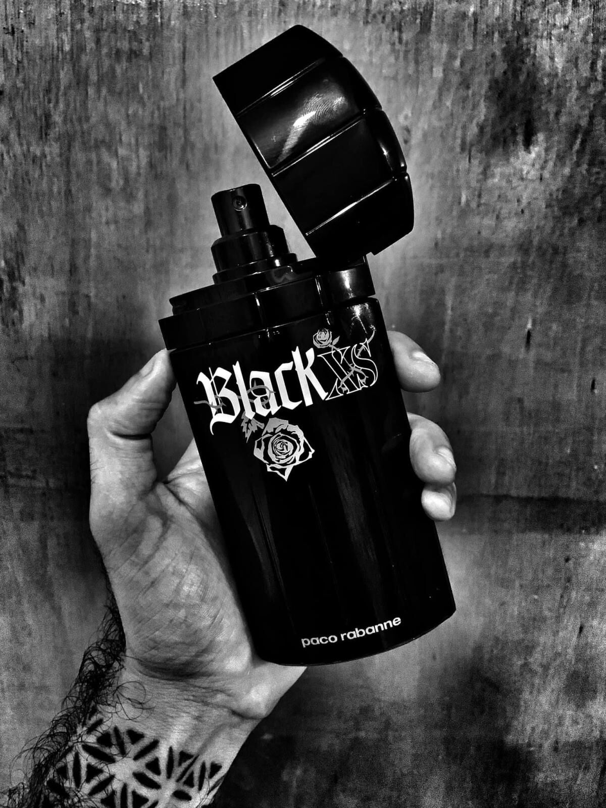 Paco Rabanne Black XS: Chiclete de Melão Rosa Inflado com Hélio ...