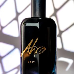 East Akro fragancia - una nuevo fragancia para Hombres y Mujeres 2023