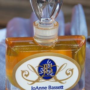 Tetu JoAnne Bassett fragancia - una fragancia para Hombres y Mujeres 2011