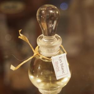Lys Blanc Sharini Parfums Naturels parfum - un parfum pour femme 2016
