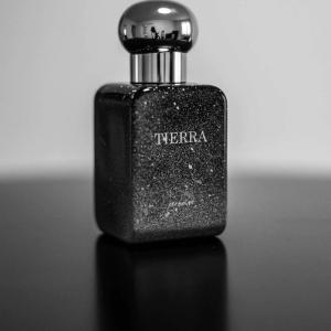 Tierra Moira Musio Limited Edition Pernoire perfume - a fragrância ...