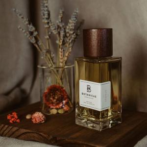 Epoque Botanicae 香水 - 一款 2022年 新的 中性 香水