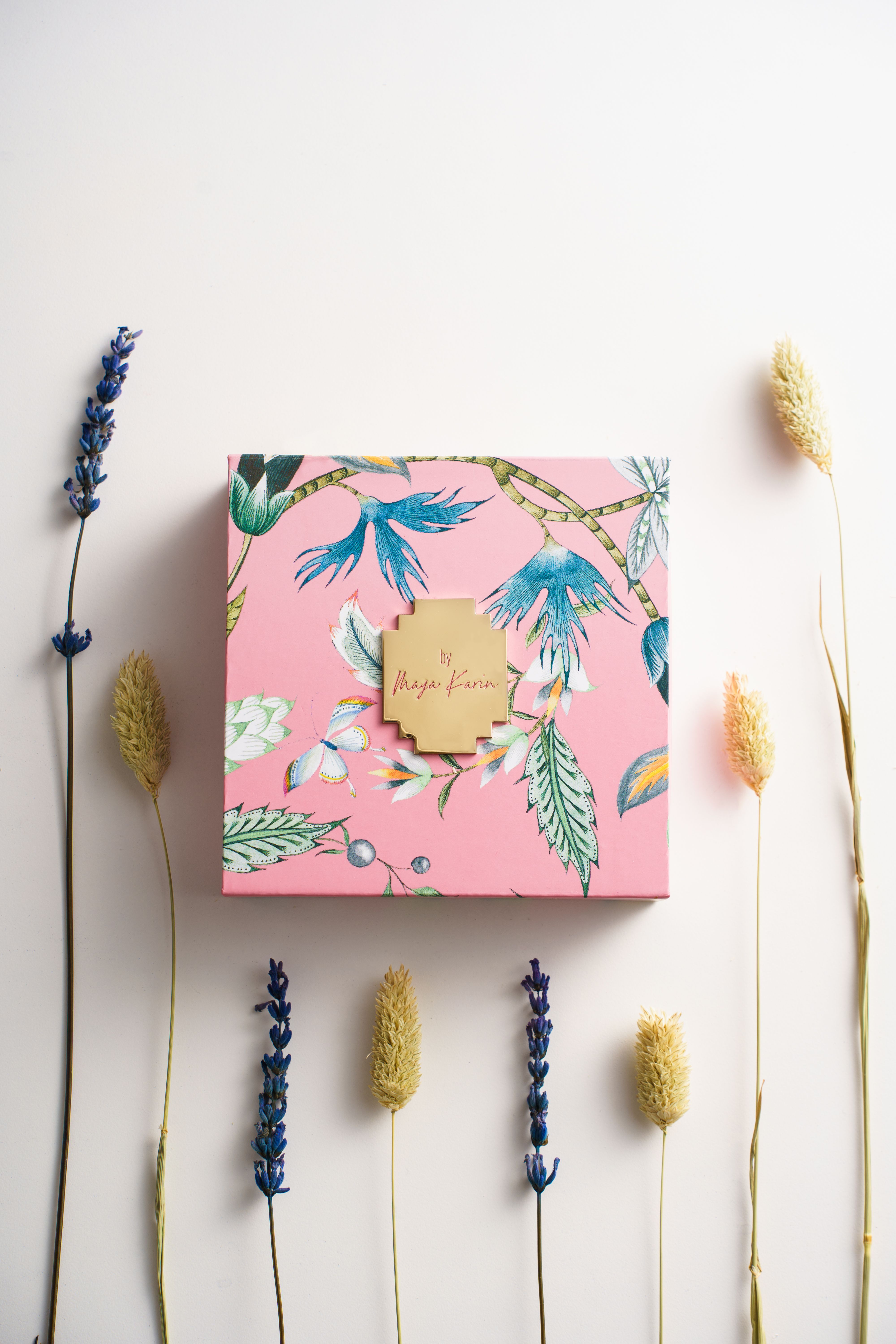 Laici By Maya Karin perfume - a novo fragrância Compartilhável 2023