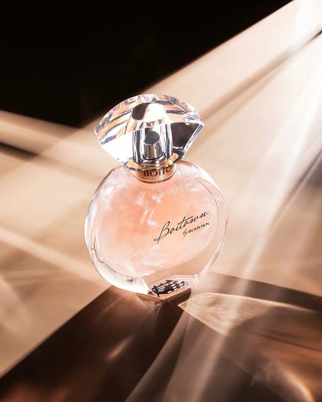 Boitown by Boitown 冰希黎幻彩鎏金香水 Boitown 冰希黎 perfume - a fragrância ...