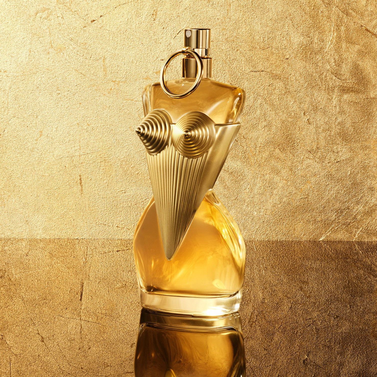De la Dior la Mugler: Top 10 parfumuri florale albe de pe piața actuală ...