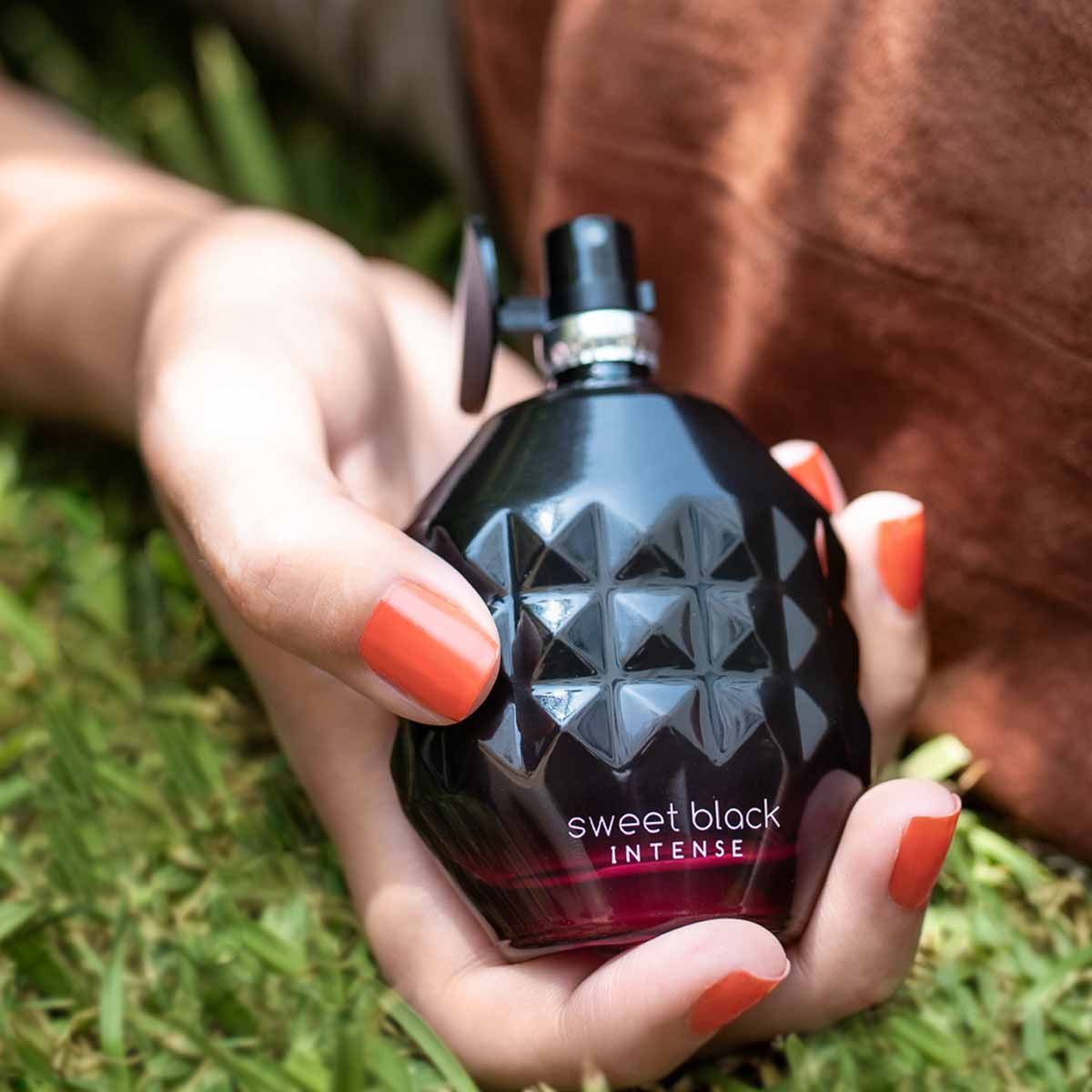Sweet Black Intense Cyzone parfém - a vůně pro ženy 2019