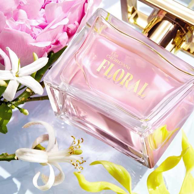 Miss Giordani Floral Oriflame parfém - a Nový vůně pro ženy 2024