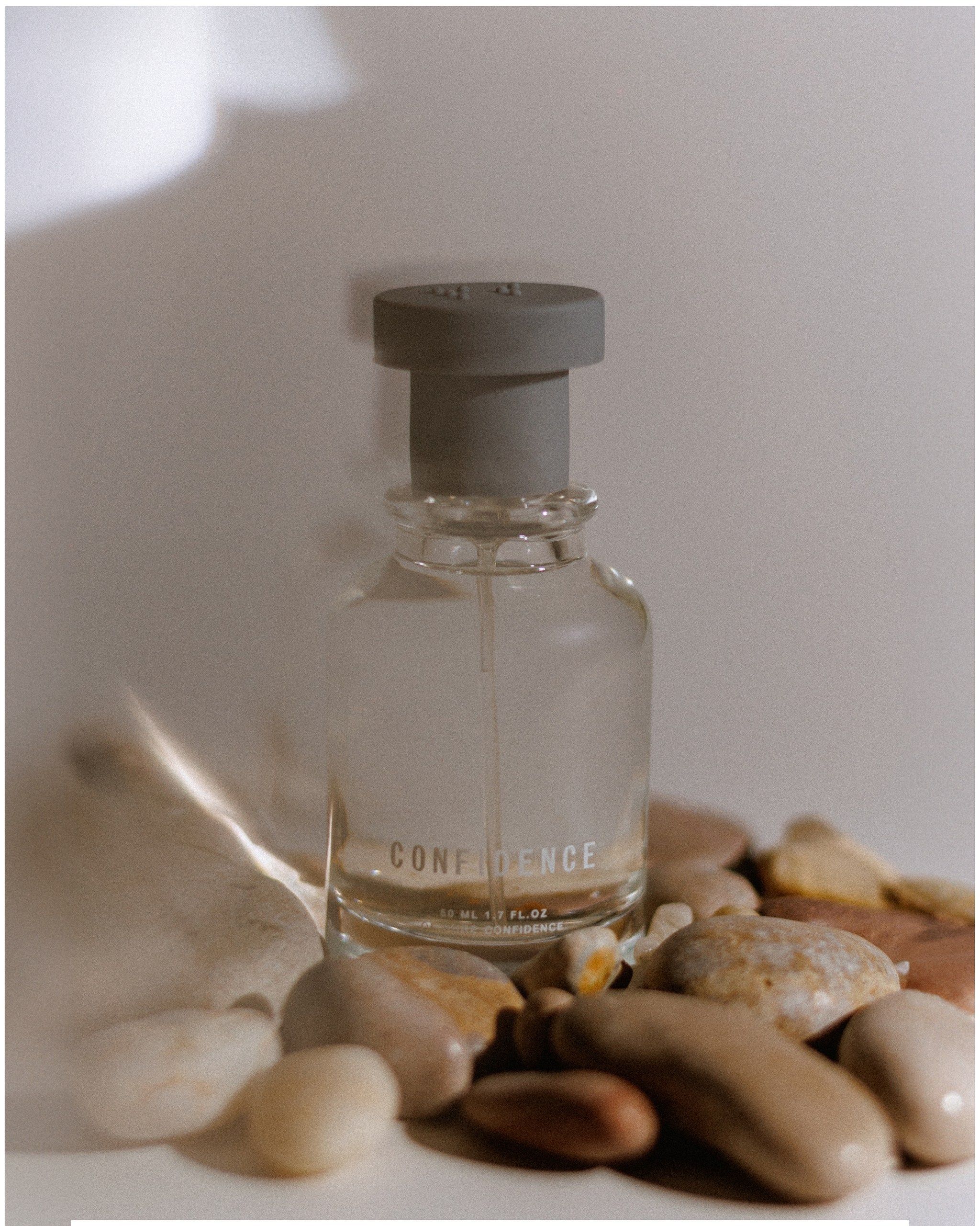 Confidence Pure Sense perfume - a novo fragrância Compartilhável 2024