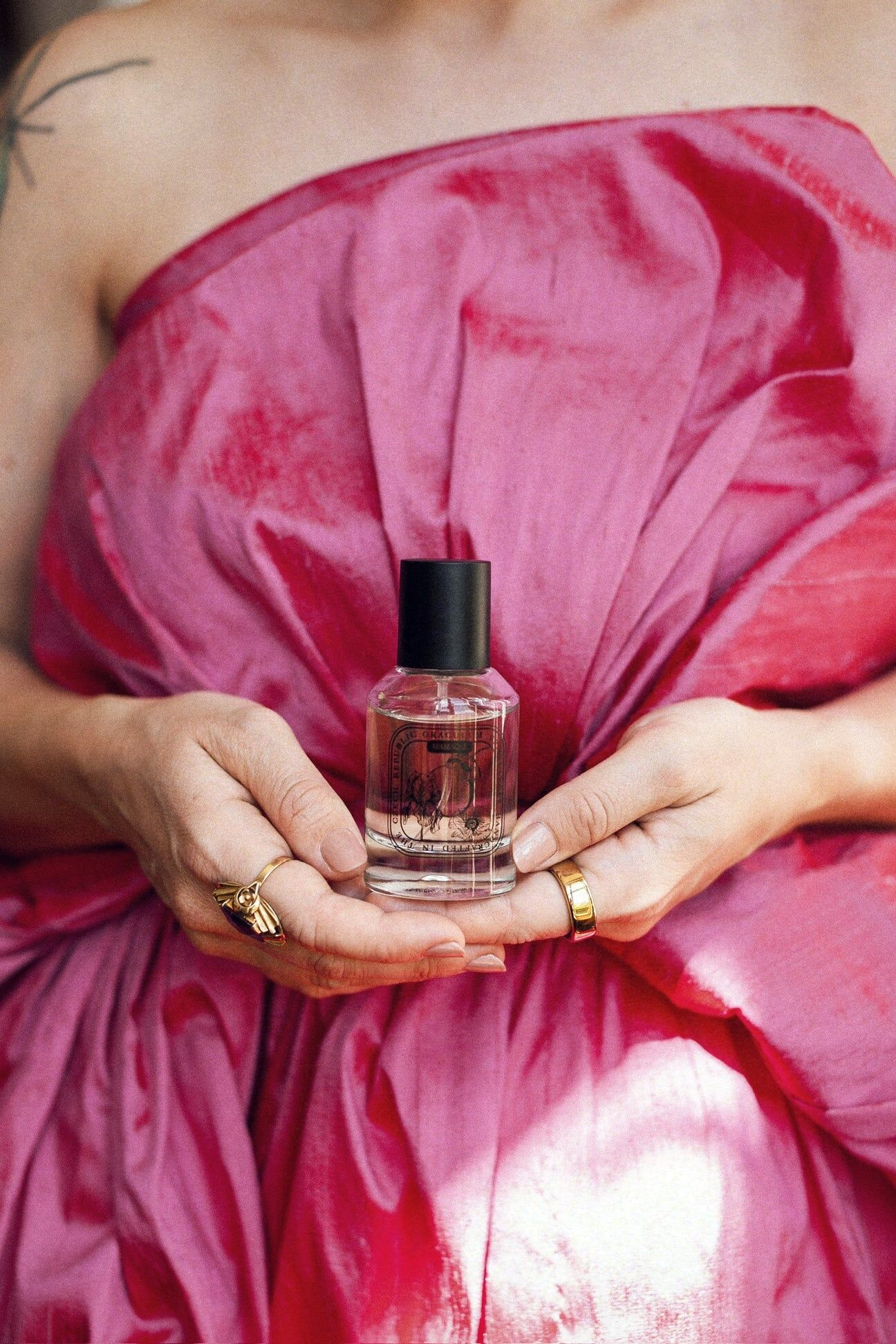 Arabesque ORACULUM parfum - un nouveau parfum pour homme et femme 2024