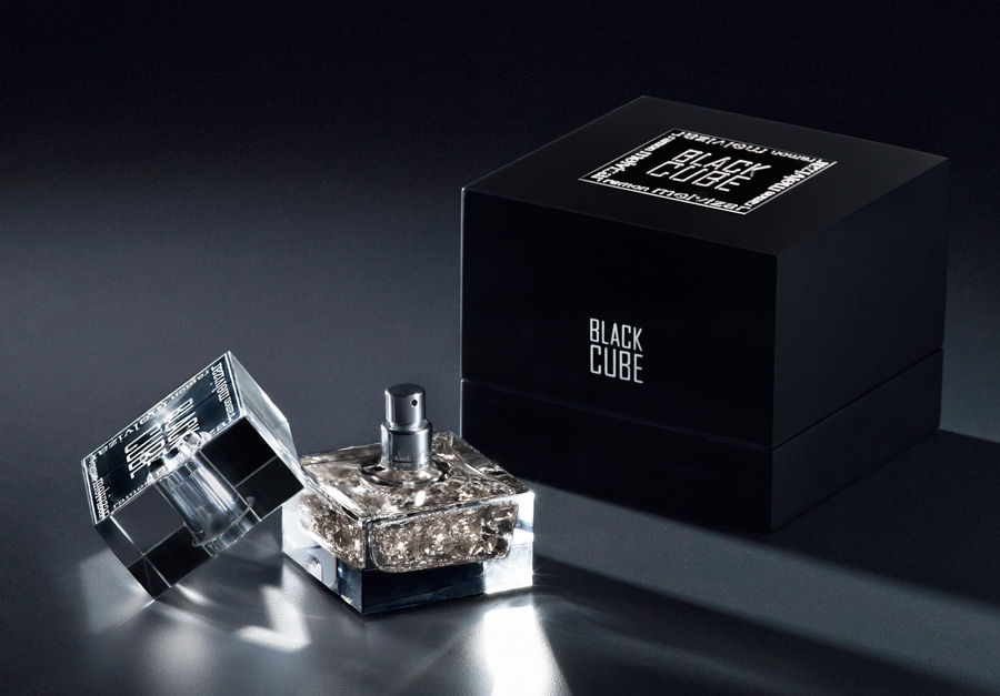 Black Cube Ramon Molvizar parfum - un parfum pour homme et femme 2010