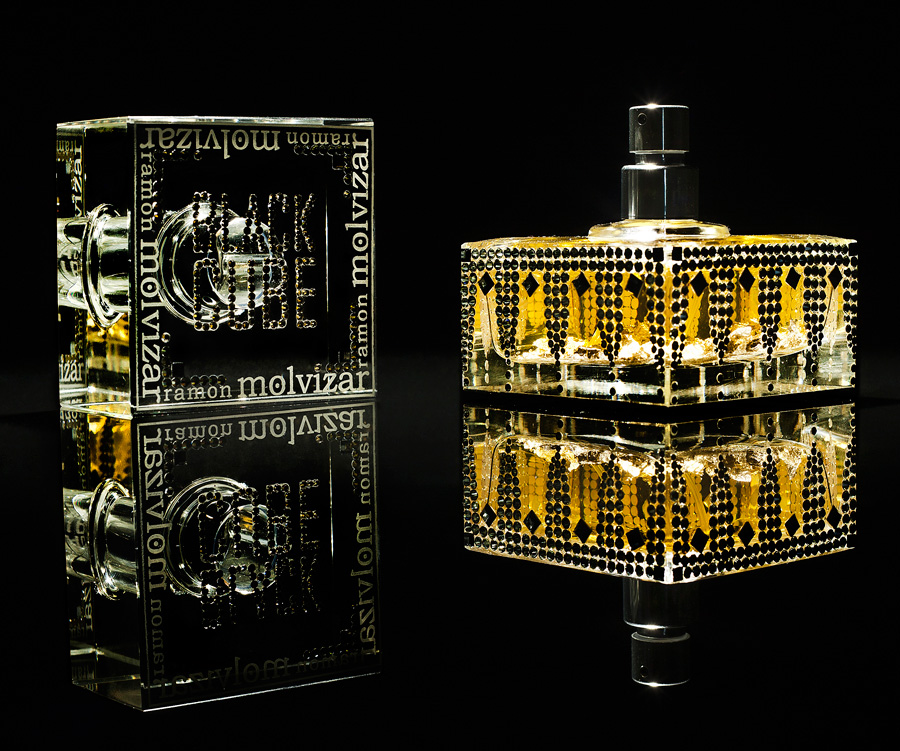 Black Cube Ramon Molvizar parfum - un parfum pour homme et femme 2010