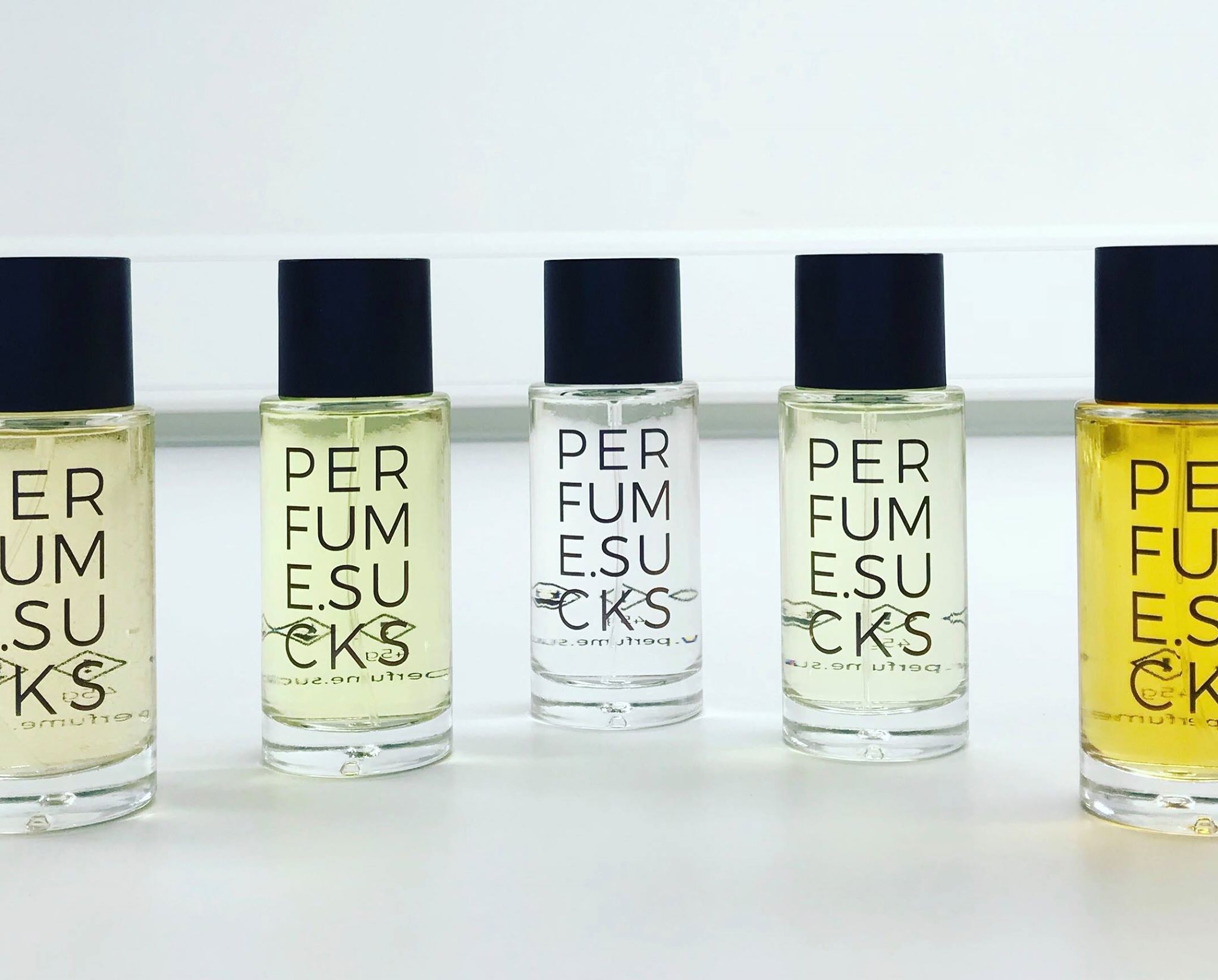 RED 198C Perfume.Sucks perfume - a fragrância Compartilhável 2017