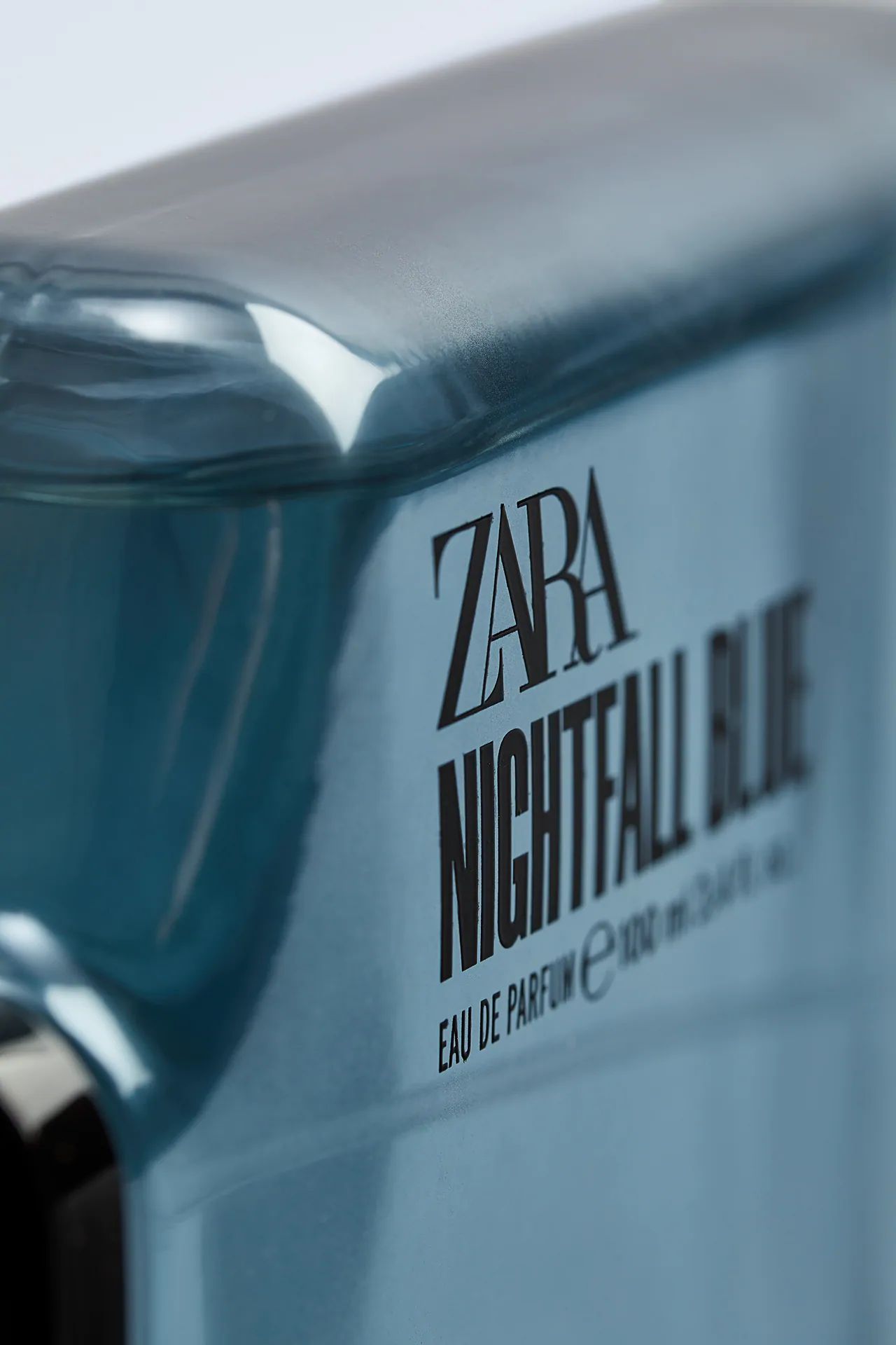 Nightfall Blue Zara Colonia - una fragancia para Hombres 2020
