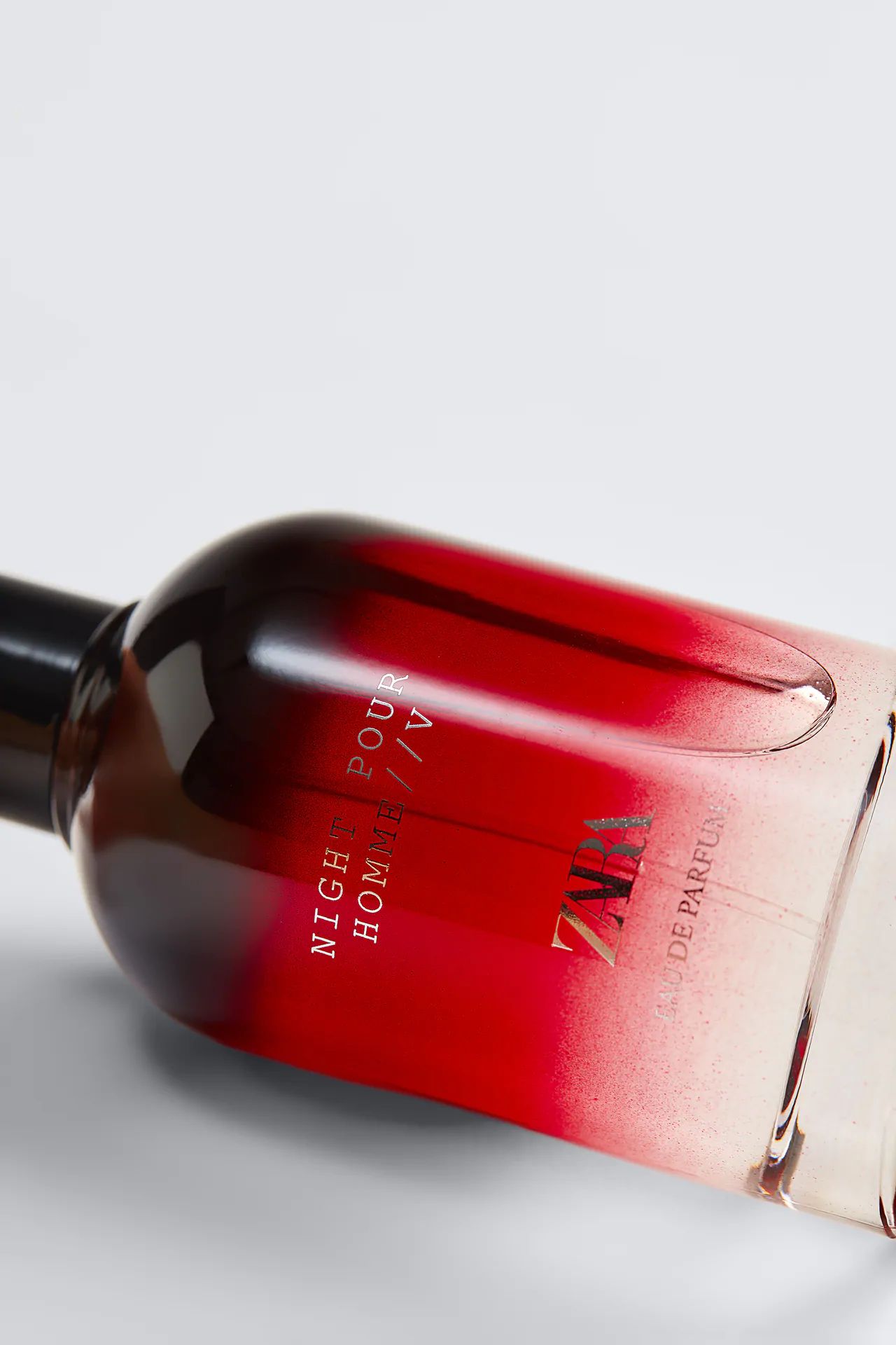 Night Pour Homme V Zara Colonia - una fragancia para Hombres 2020
