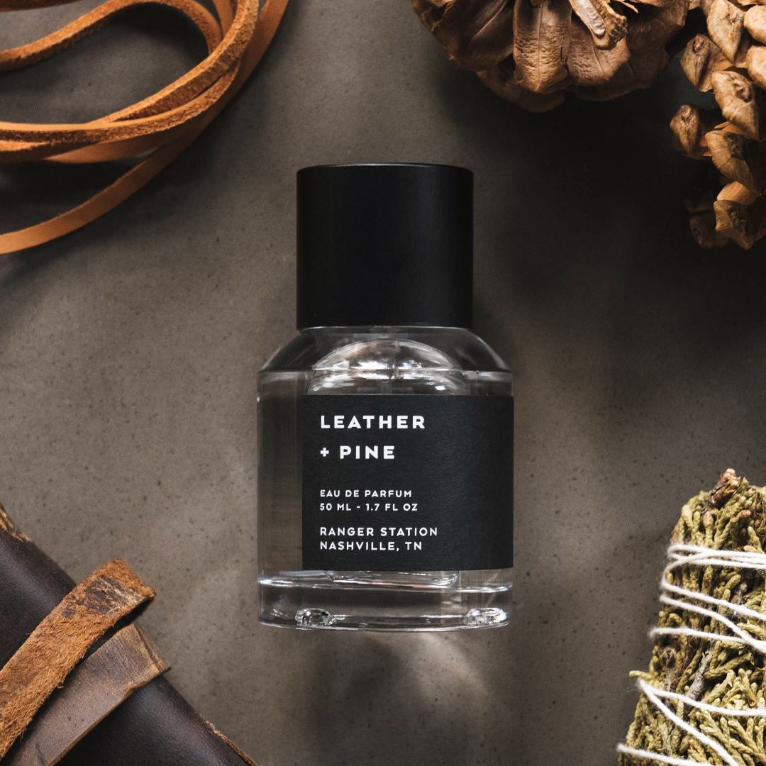 Leather + Pine Ranger Station parfum - un parfum pour homme et femme 2018