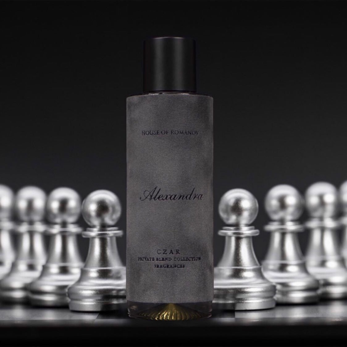 Alexandra X Aslan Gülçiçek CZAR perfume - a fragrância Compartilhável 2018
