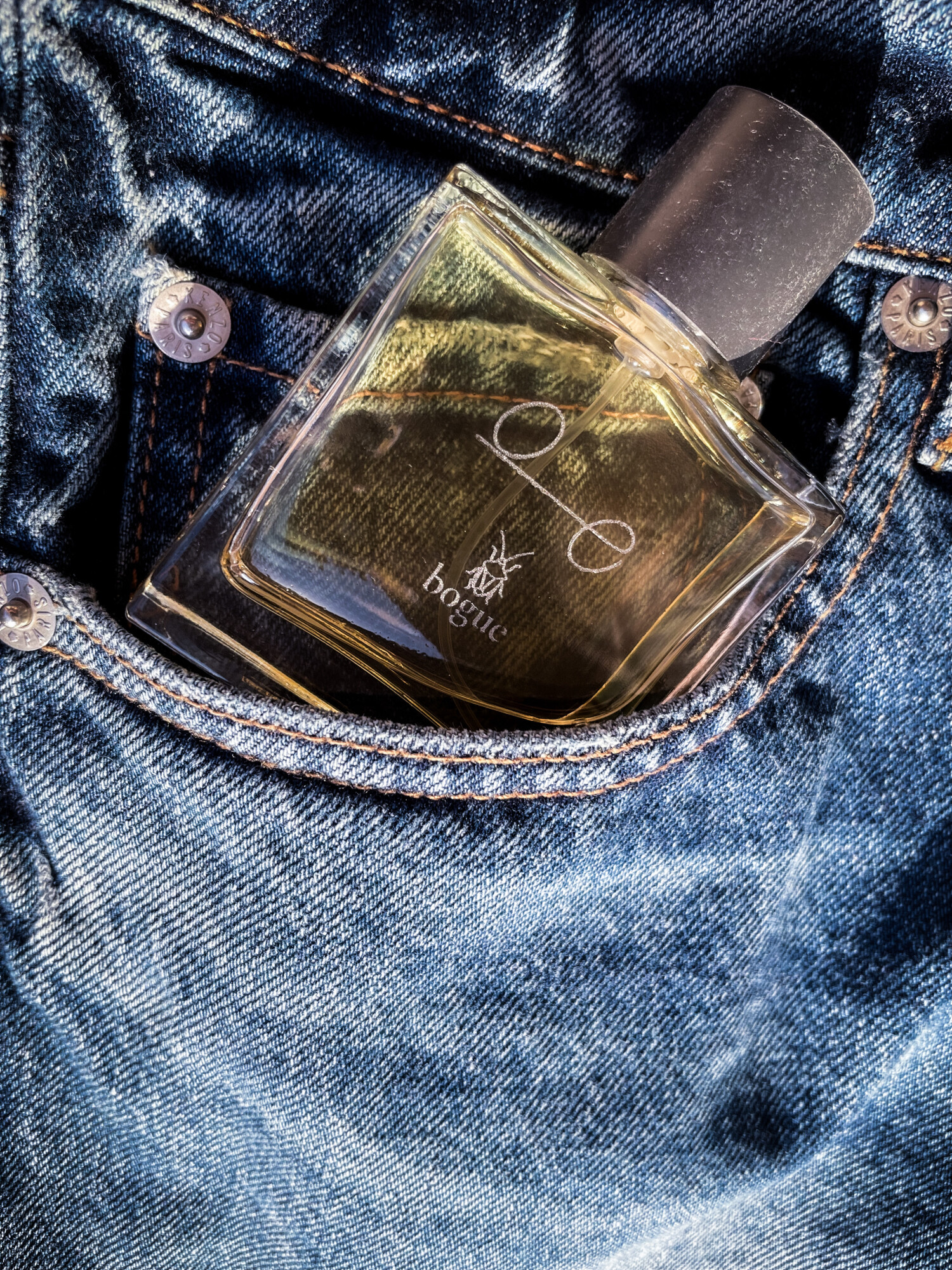 OE Bogue fragancia - una fragancia para Hombres y Mujeres 2015