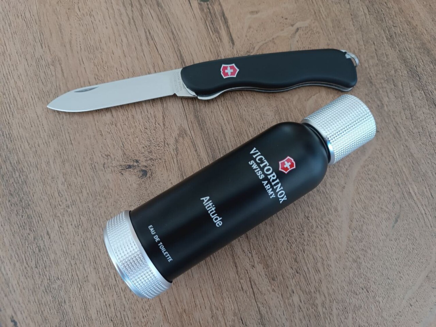 Swiss Army Altitude Victorinox Swiss Army kolínská - a vůně pro muže 2001