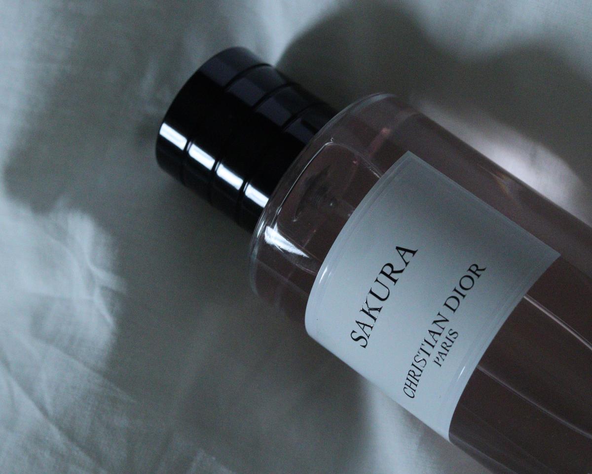 Sakura Dior parfum - un parfum unisex 2018
