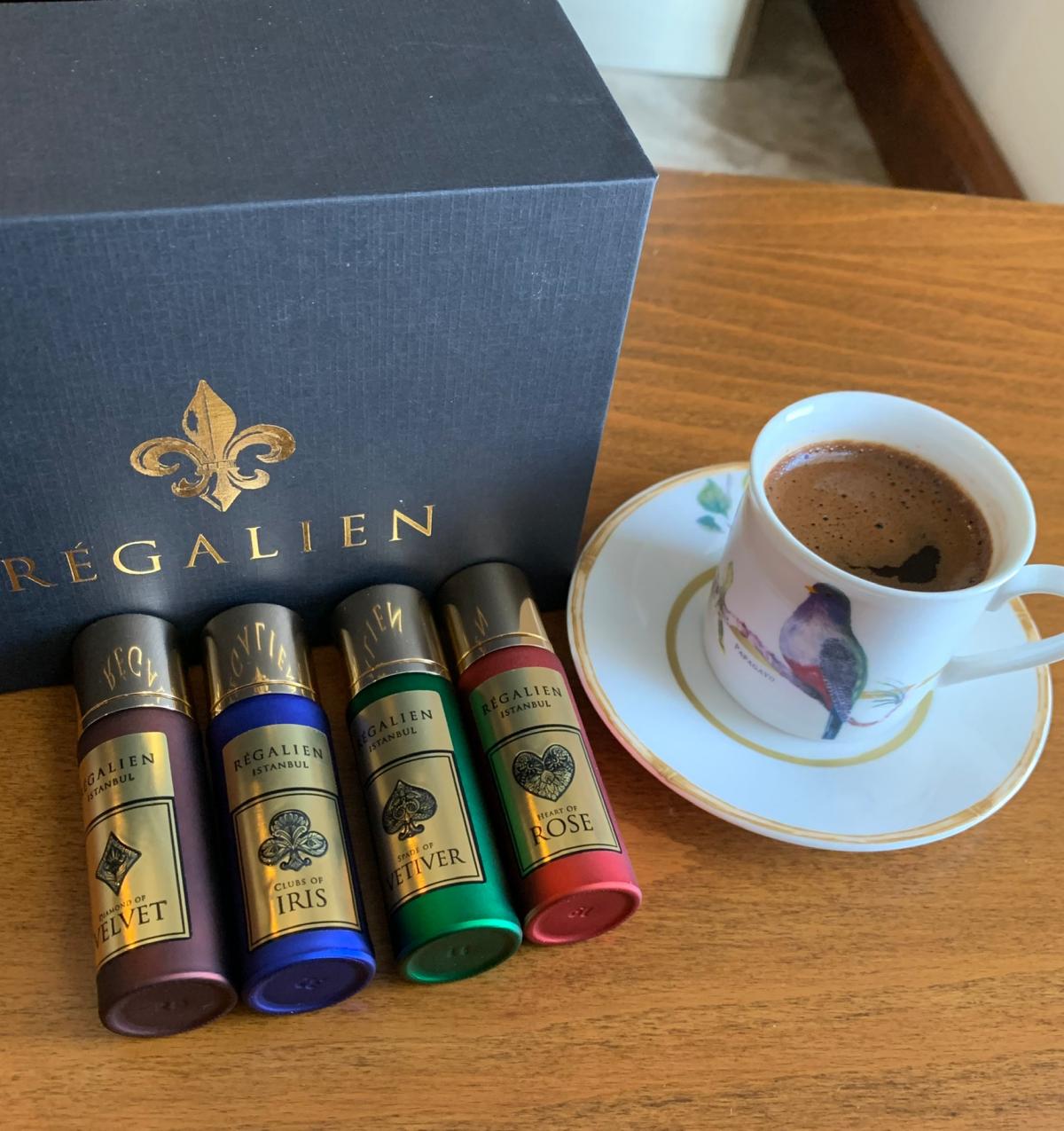 Diamond Of Velvet Regalien parfum - een geur voor dames en heren 2019