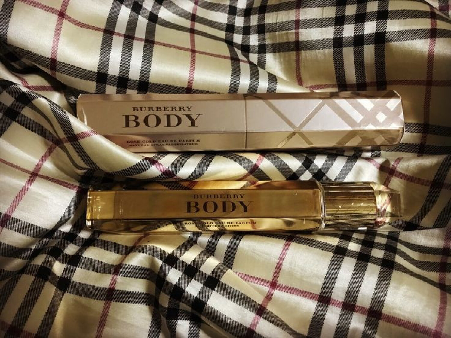 Burberry Body Rose Gold Burberry perfume - a fragrância Feminino 2012