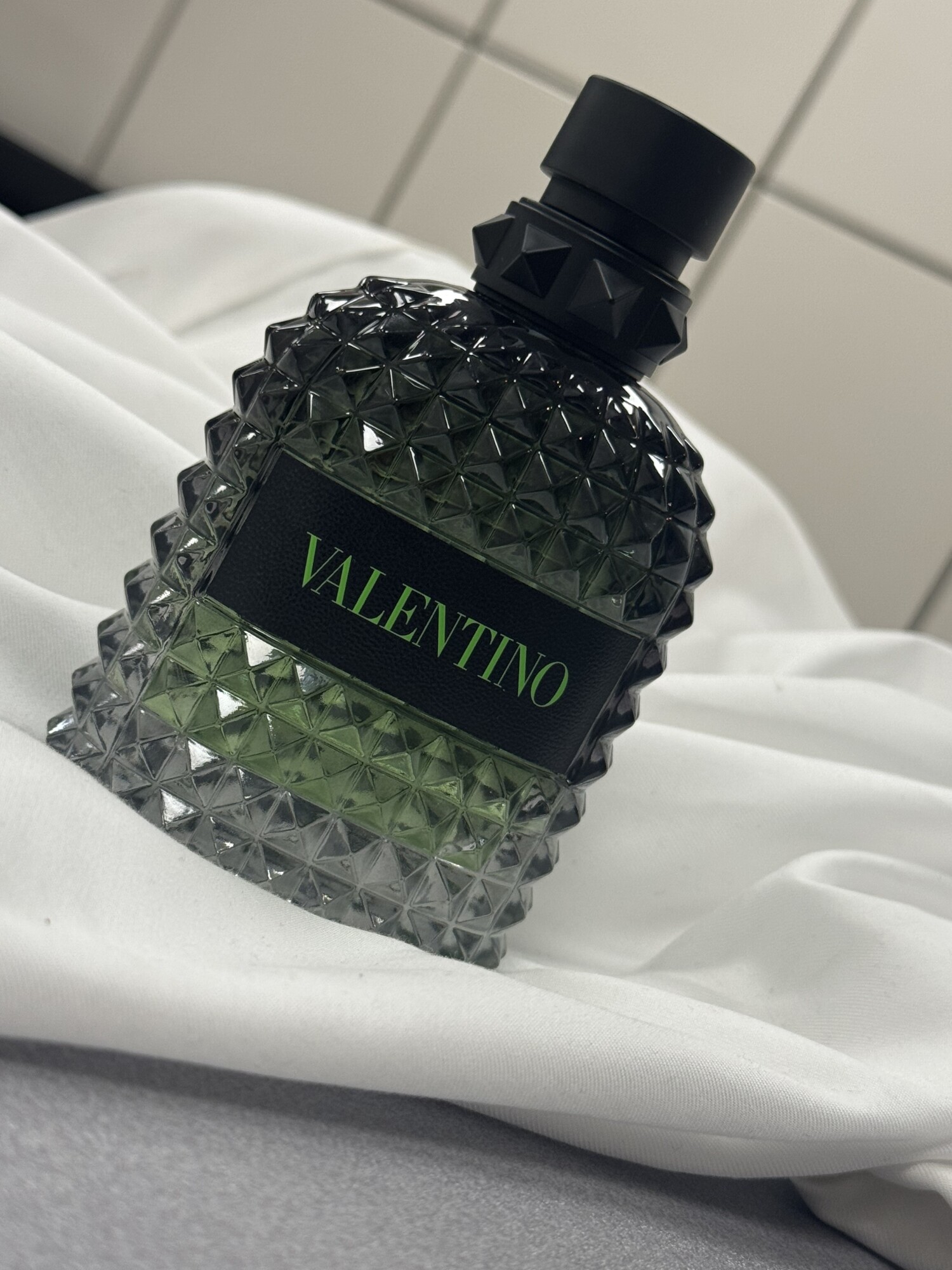 Valentino Uomo Born in Roma Green Stravaganza Valentino Colonia - una ...