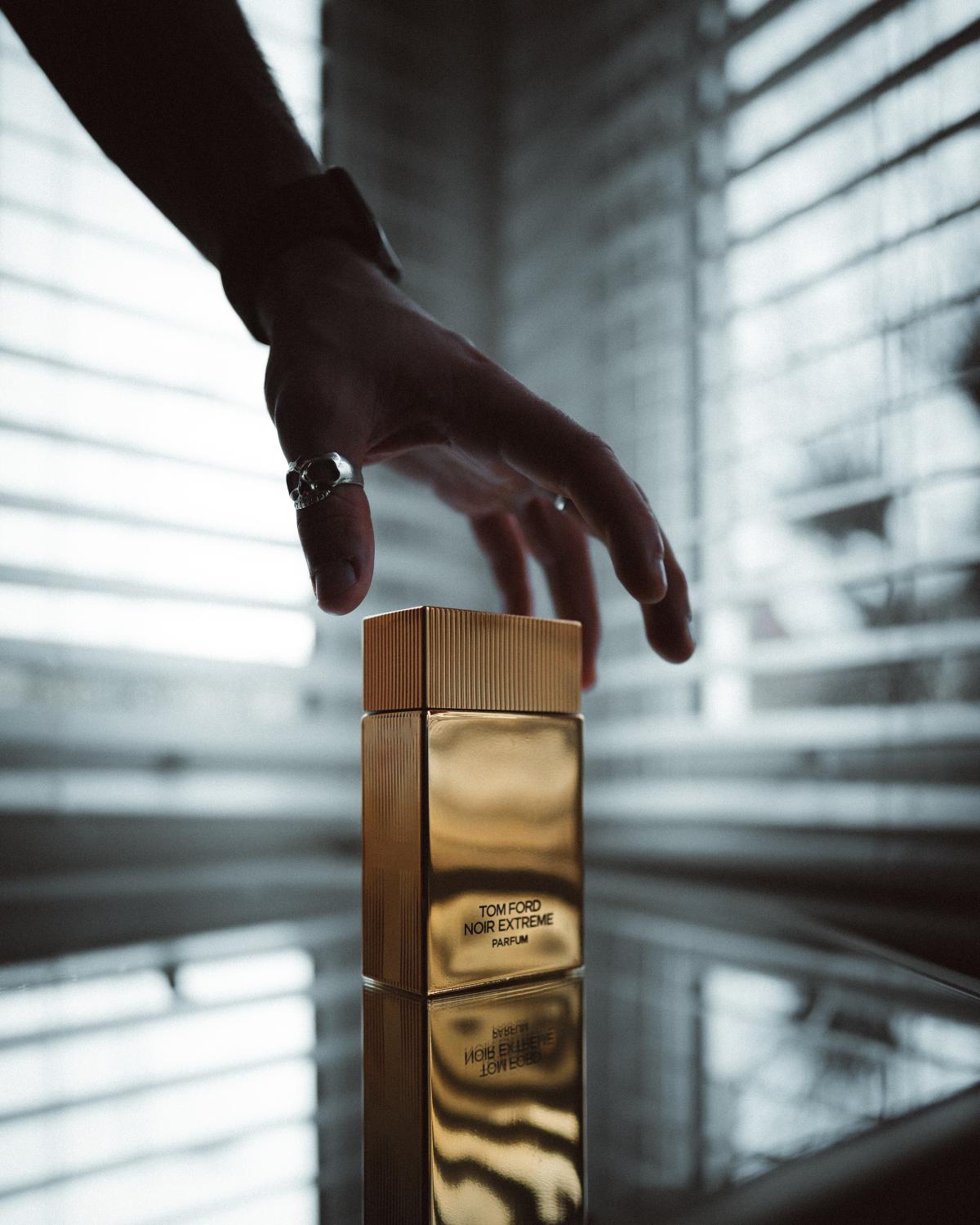 Noir Extreme Parfum Tom Ford κολόνια - ένα νέο άρωμα για άνδρες 2022