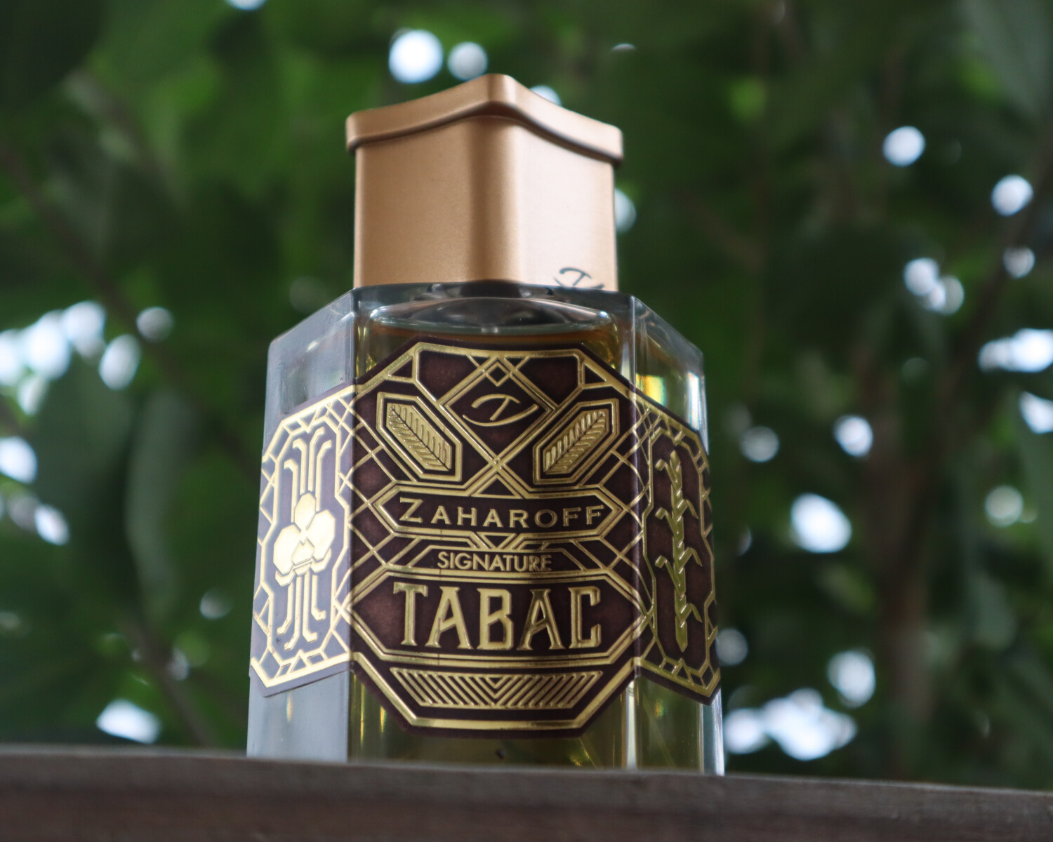 Signature Tabac Zaharoff - una fragranza unisex 2021