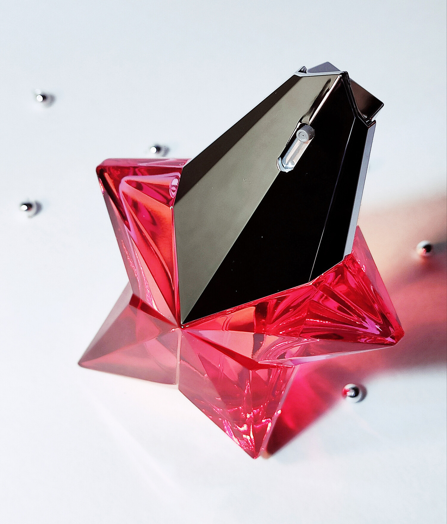 Angel Nova Mugler - una novità fragranza da donna 2020