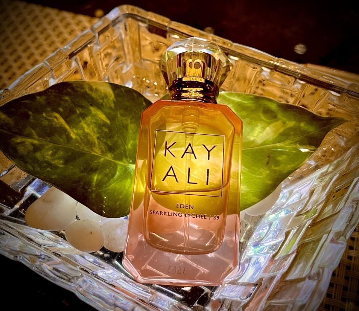 Eden Sparkling Lychee | 39 Eau de Parfum Kayali Fragrances parfum - een ...