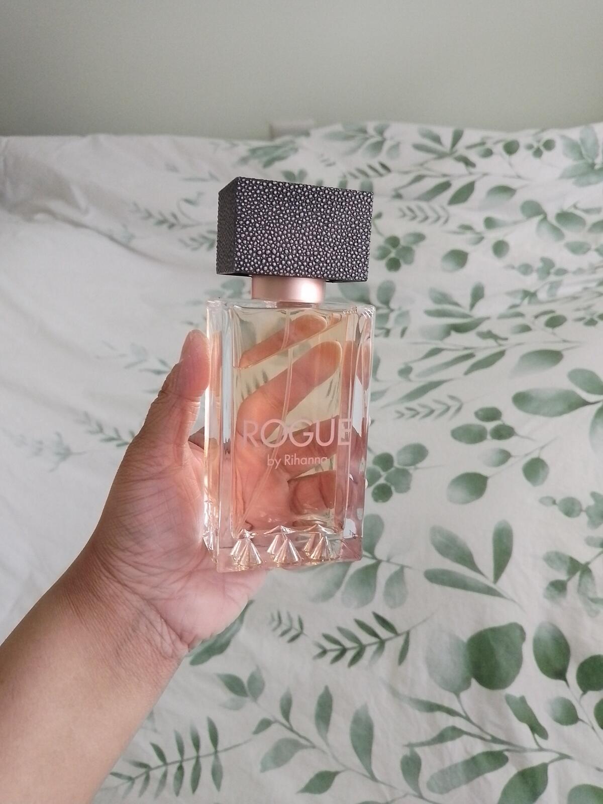 Rogue Rihanna άρωμα - ένα άρωμα για γυναίκες 2013