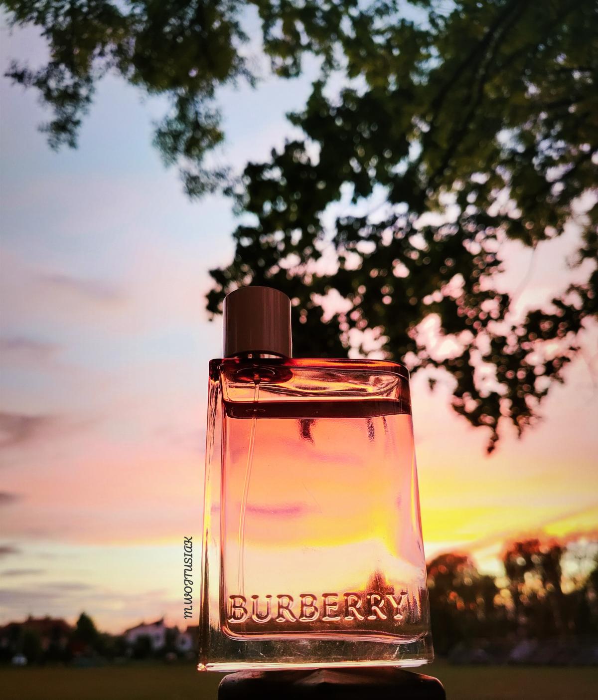 Burberry Her Intense Burberry fragancia - una fragancia para Mujeres 2019
