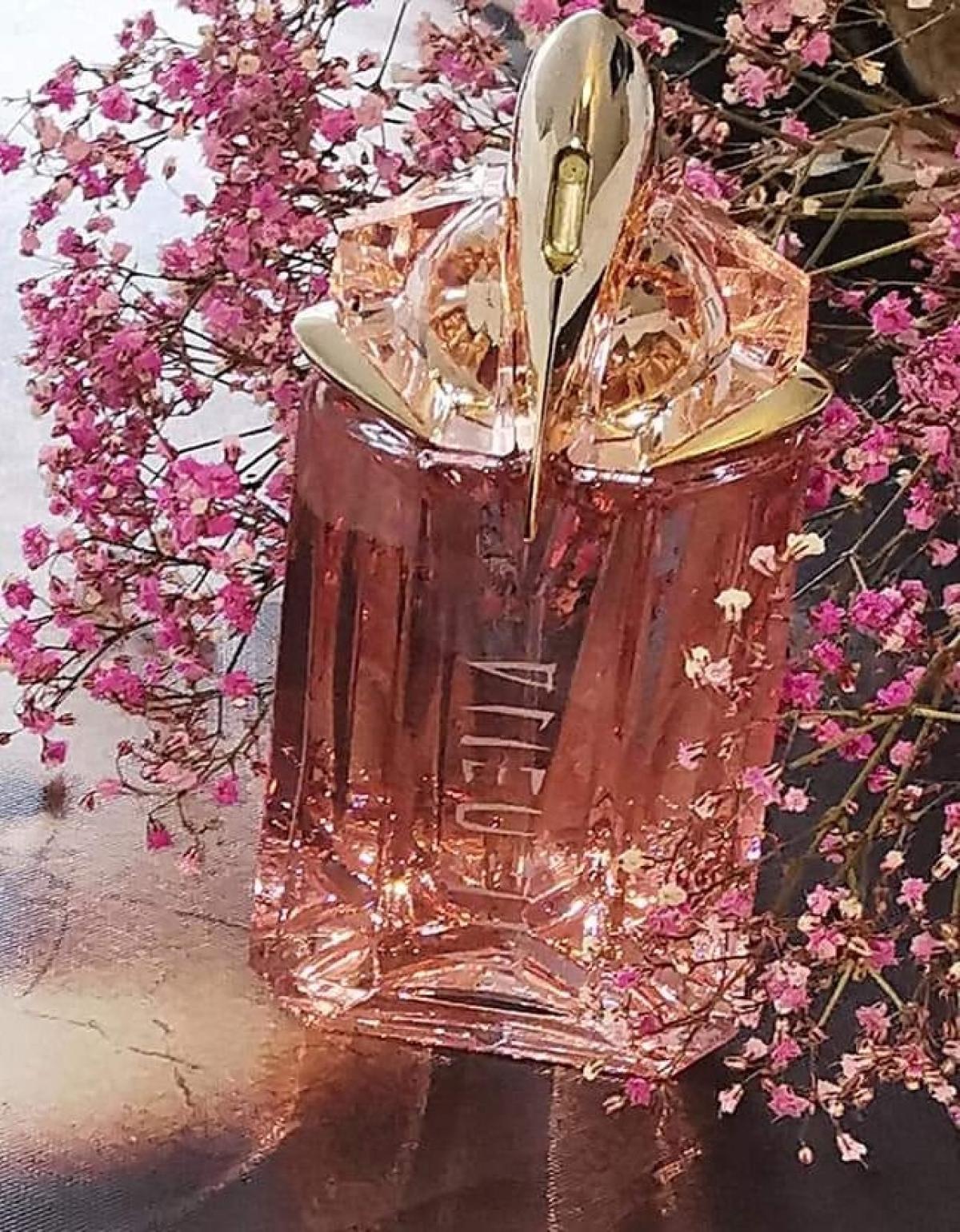 Alien Flora Futura Mugler - una fragranza da donna 2018