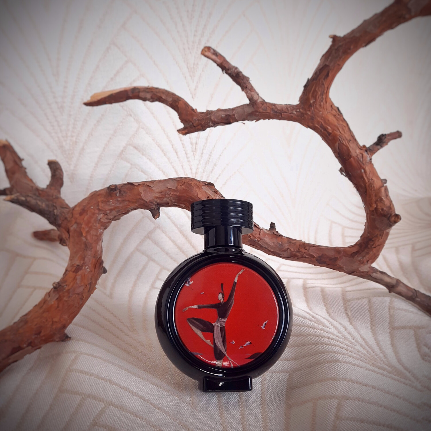 Sword Dancer Haute Fragrance Company HFC одеколон — аромат для мужчин 2018