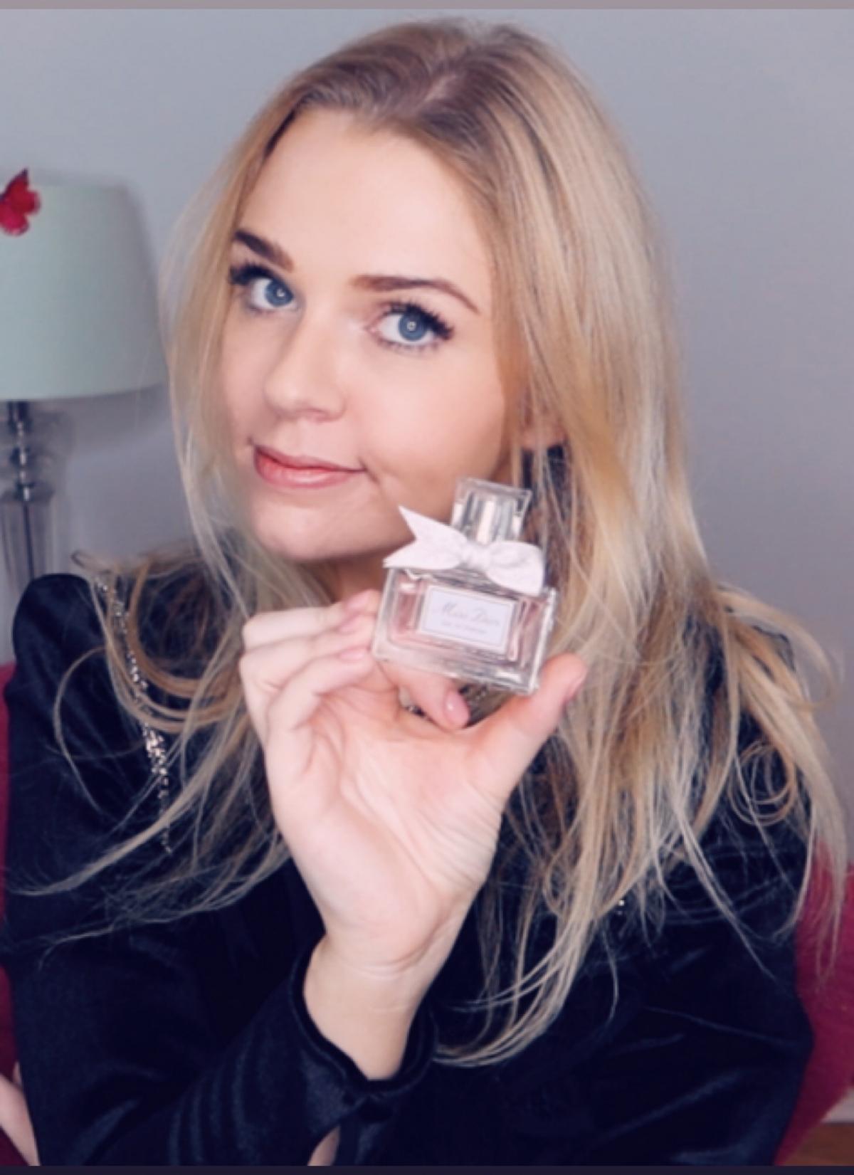 Miss Dior Eau de Parfum (2021) Dior parfem - parfem za žene 2021