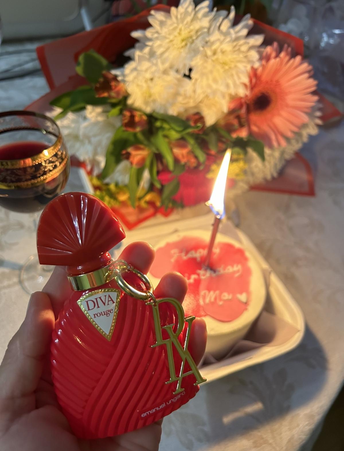 Diva Rouge Emanuel Ungaro fragancia - una nuevo fragancia para Mujeres 2023