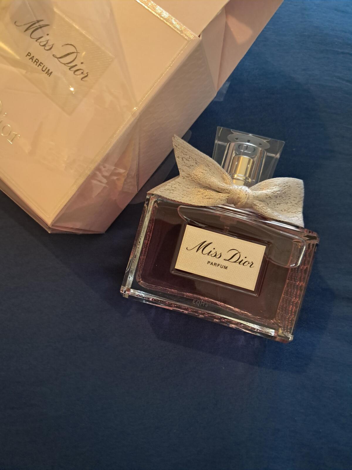 Miss Dior Parfum (2024) Dior Parfum - ein neues Parfum für Frauen 2024