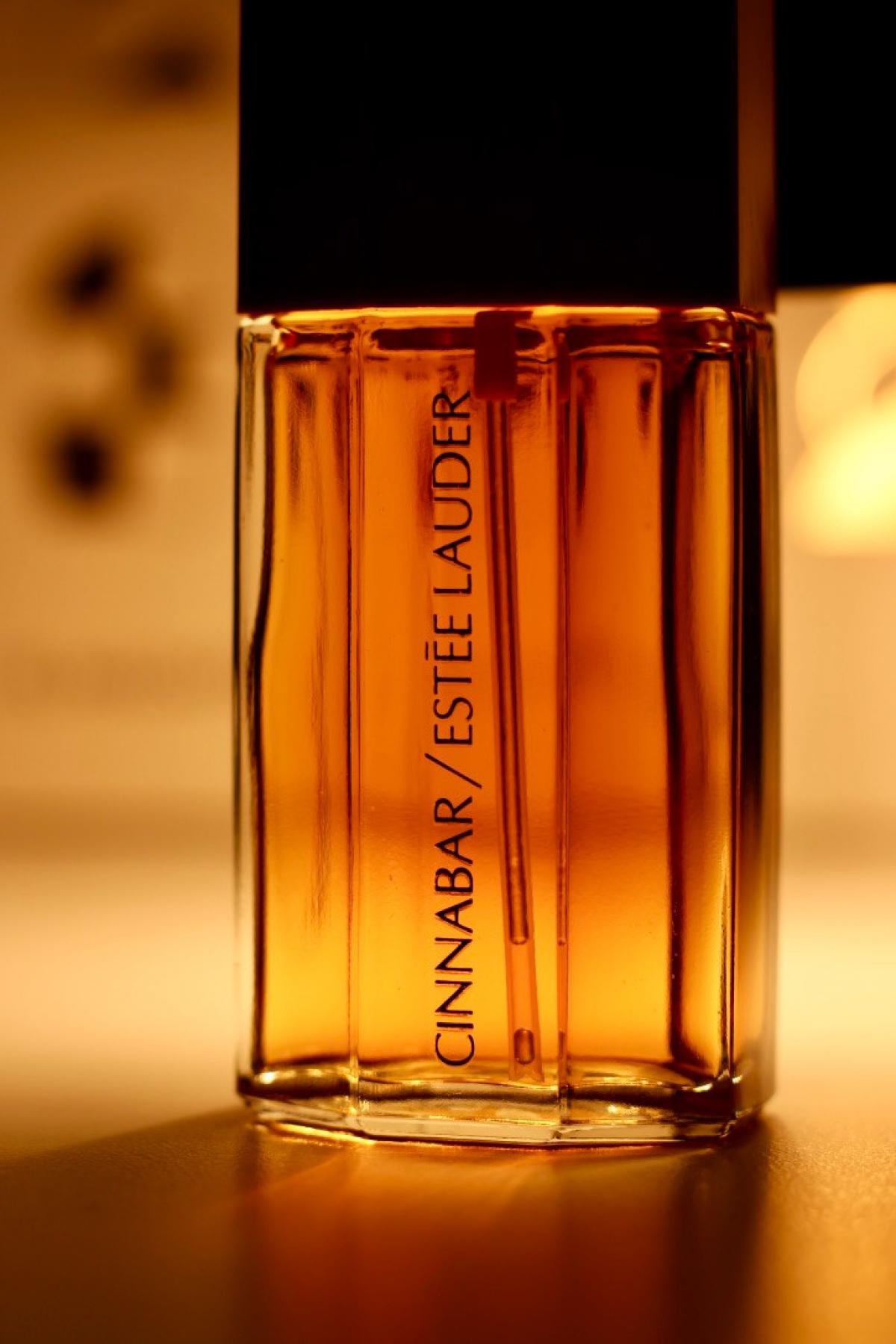 Cinnabar Estée Lauder parfum - un parfum pour femme 1978