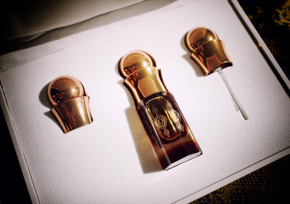 Sasora Oud Abdul Samad Al Qurashi 香水 - 一款 年 中性 香水 Sasora Oud Abdul Samad Al Qurashi 香水 - 一款 年 中性 香水