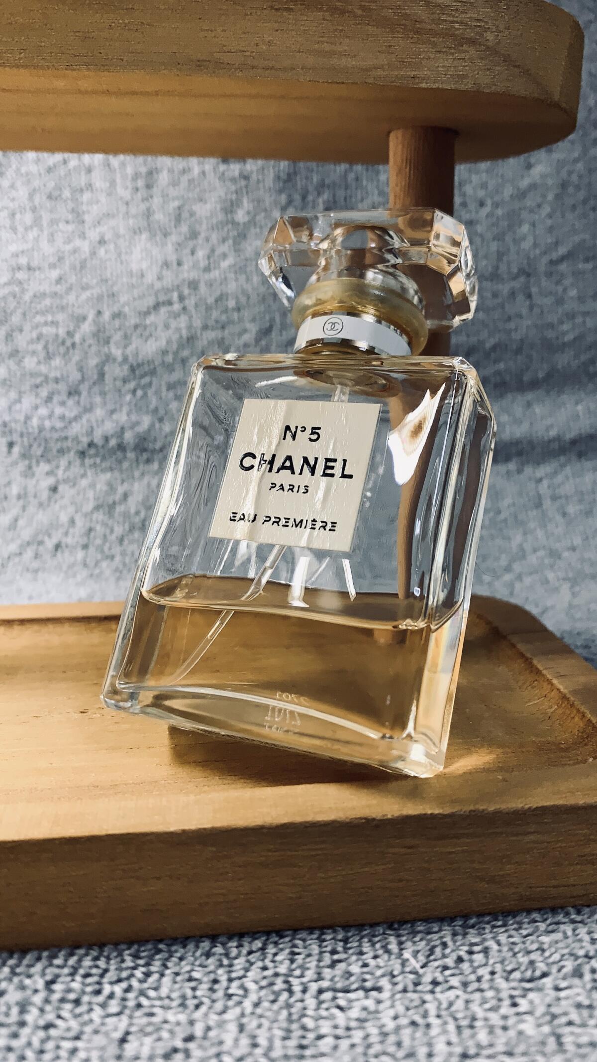 Chanel No 5 Eau Premiere (2015) Chanel perfume - a fragrância Feminino 2015