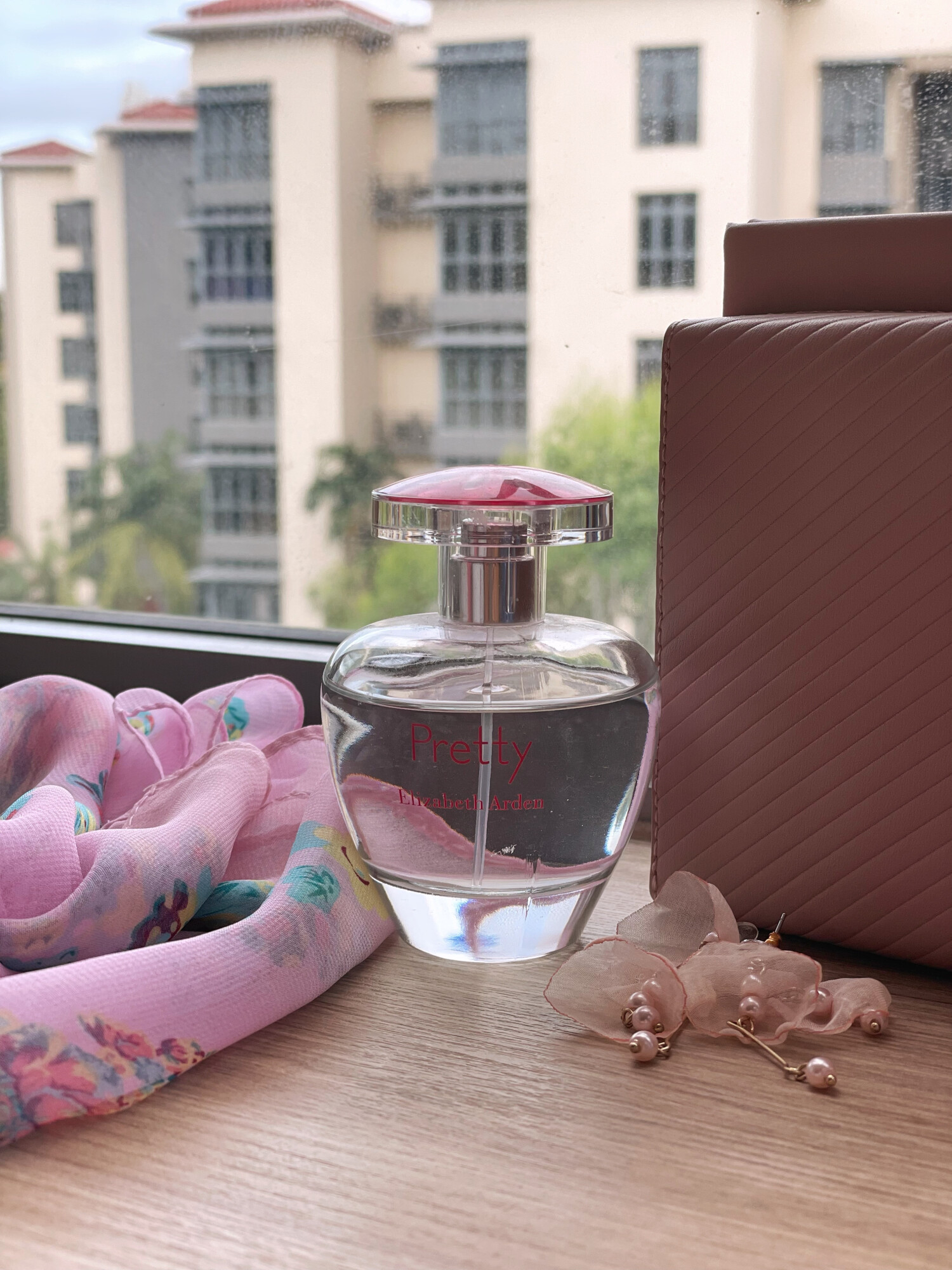 Pretty Elizabeth Arden fragancia - una fragancia para Mujeres 2009
