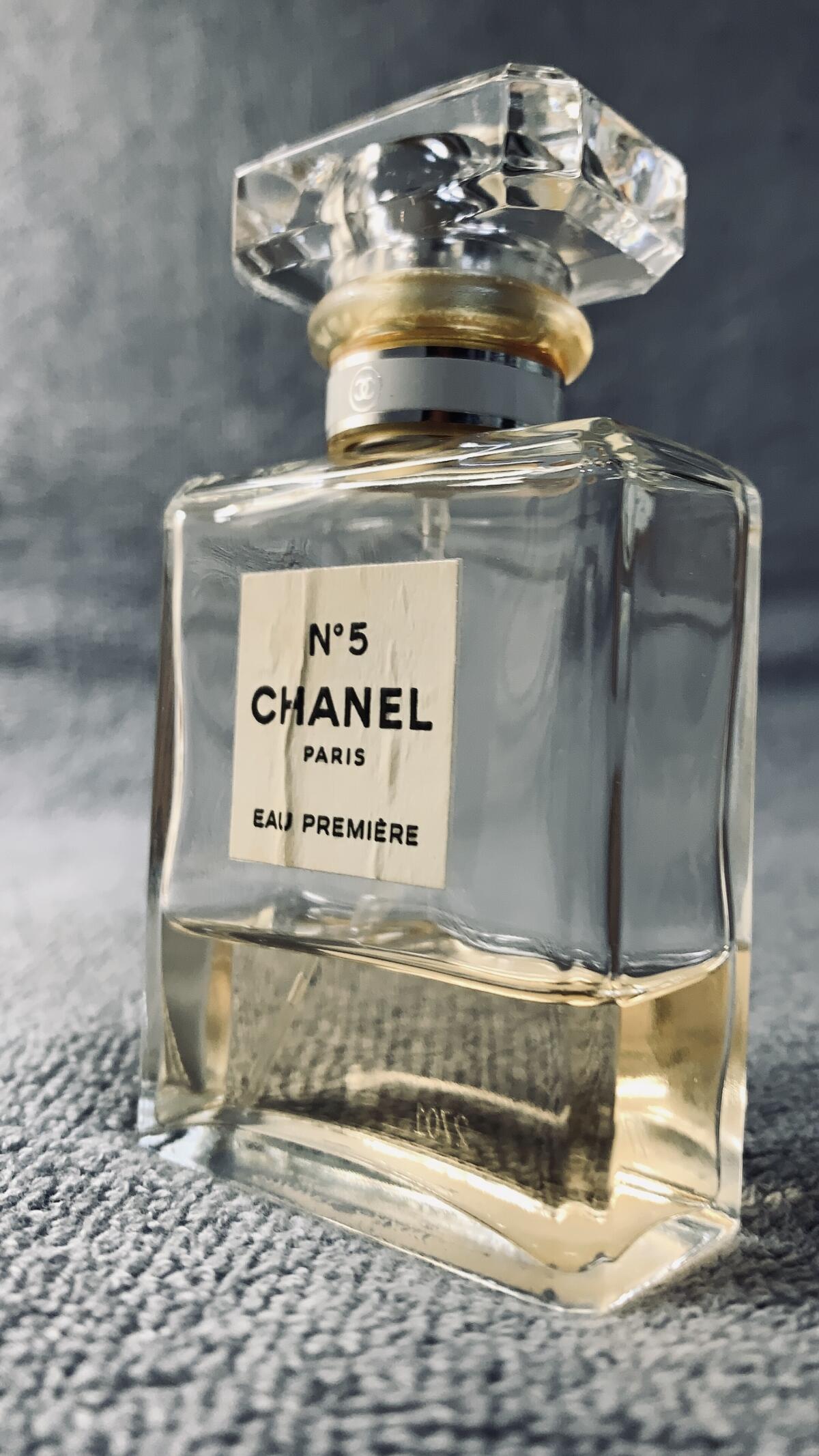 Chanel No 5 Eau Premiere (2015) Chanel fragancia - una fragancia para Mujeres 2015