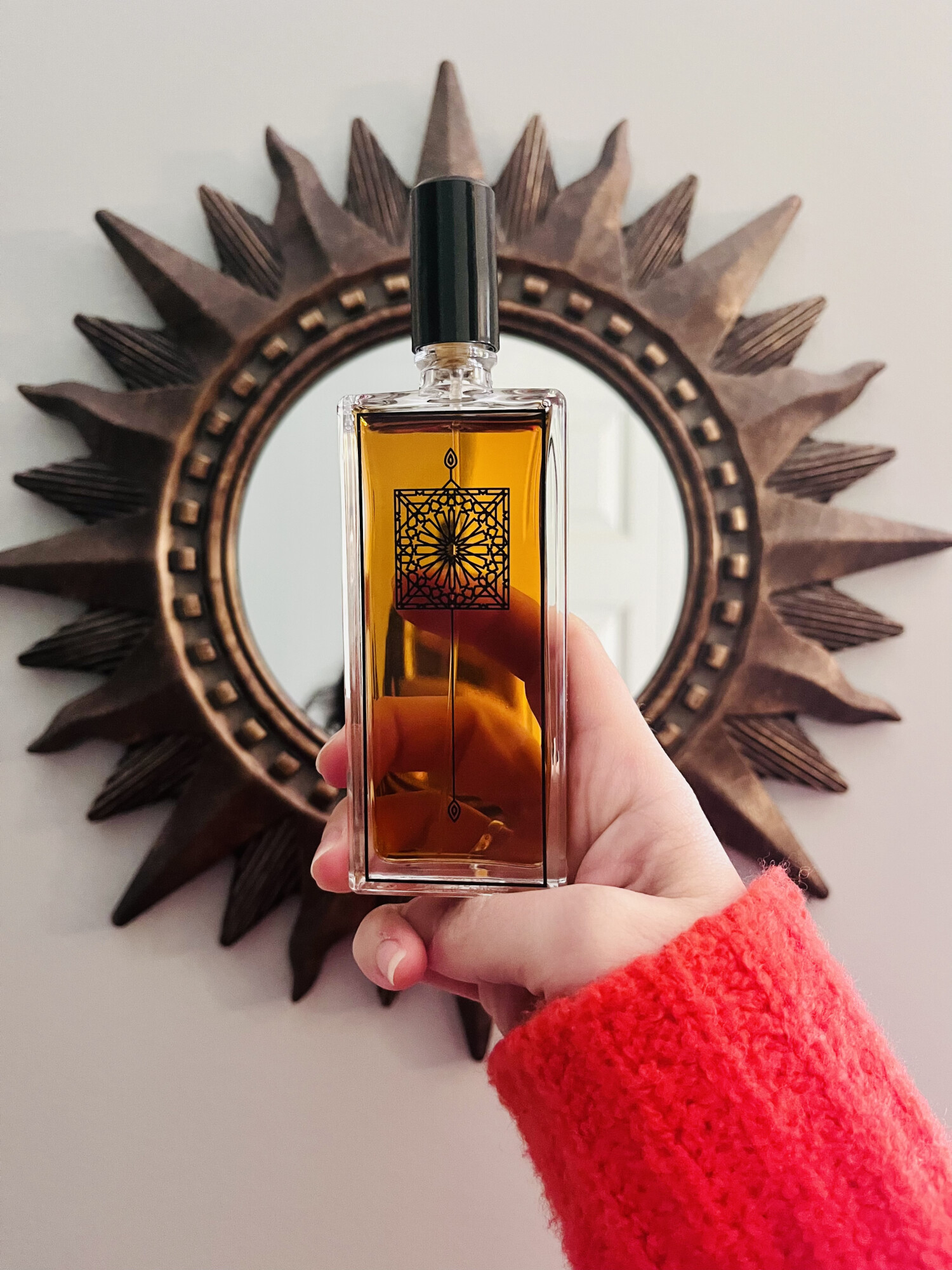 Ambre Sultan Serge Lutens - una fragranza unisex 1993
