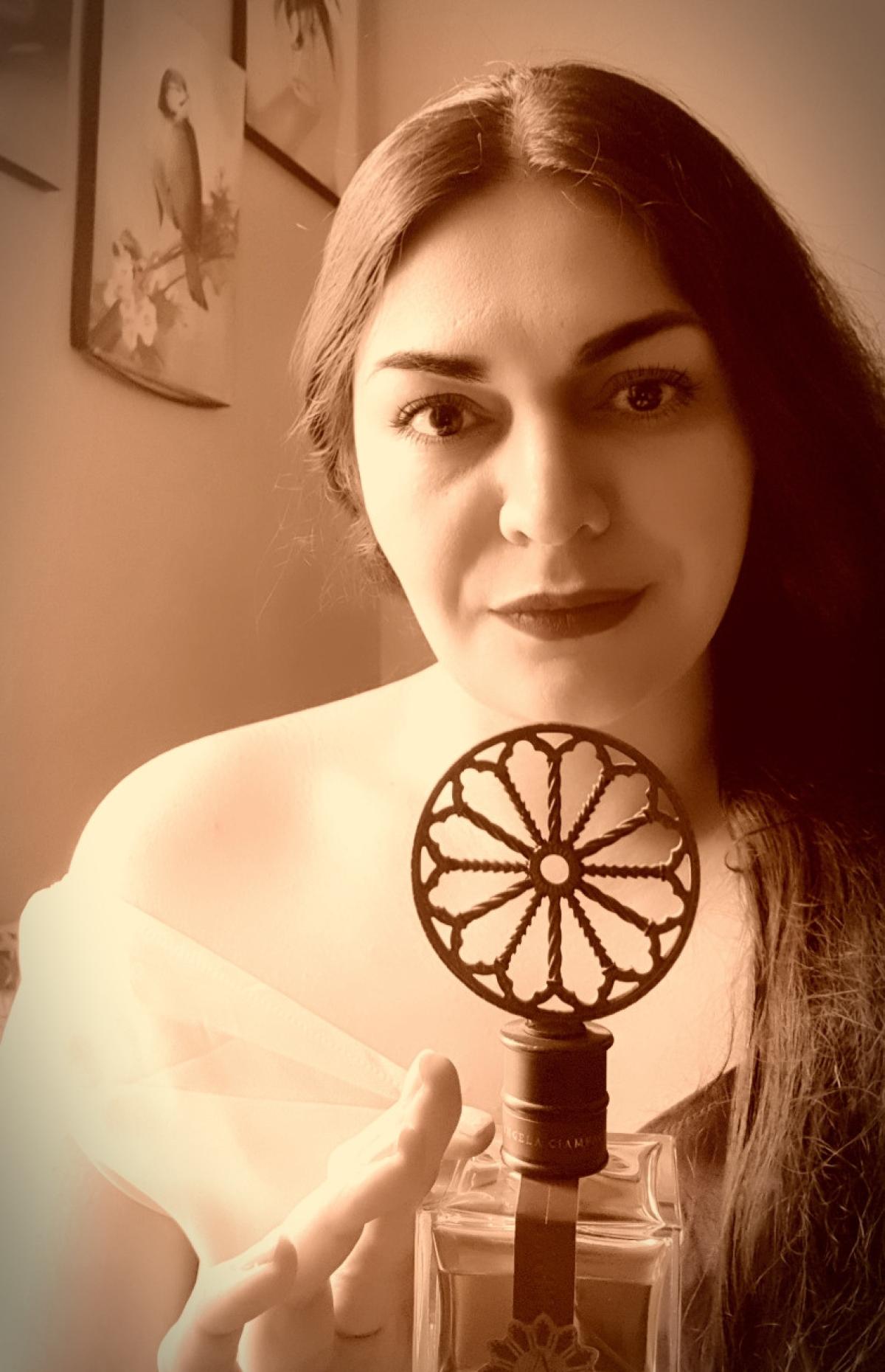 Fauni Angela Ciampagna 香水 - 一款 2016年 中性 香水