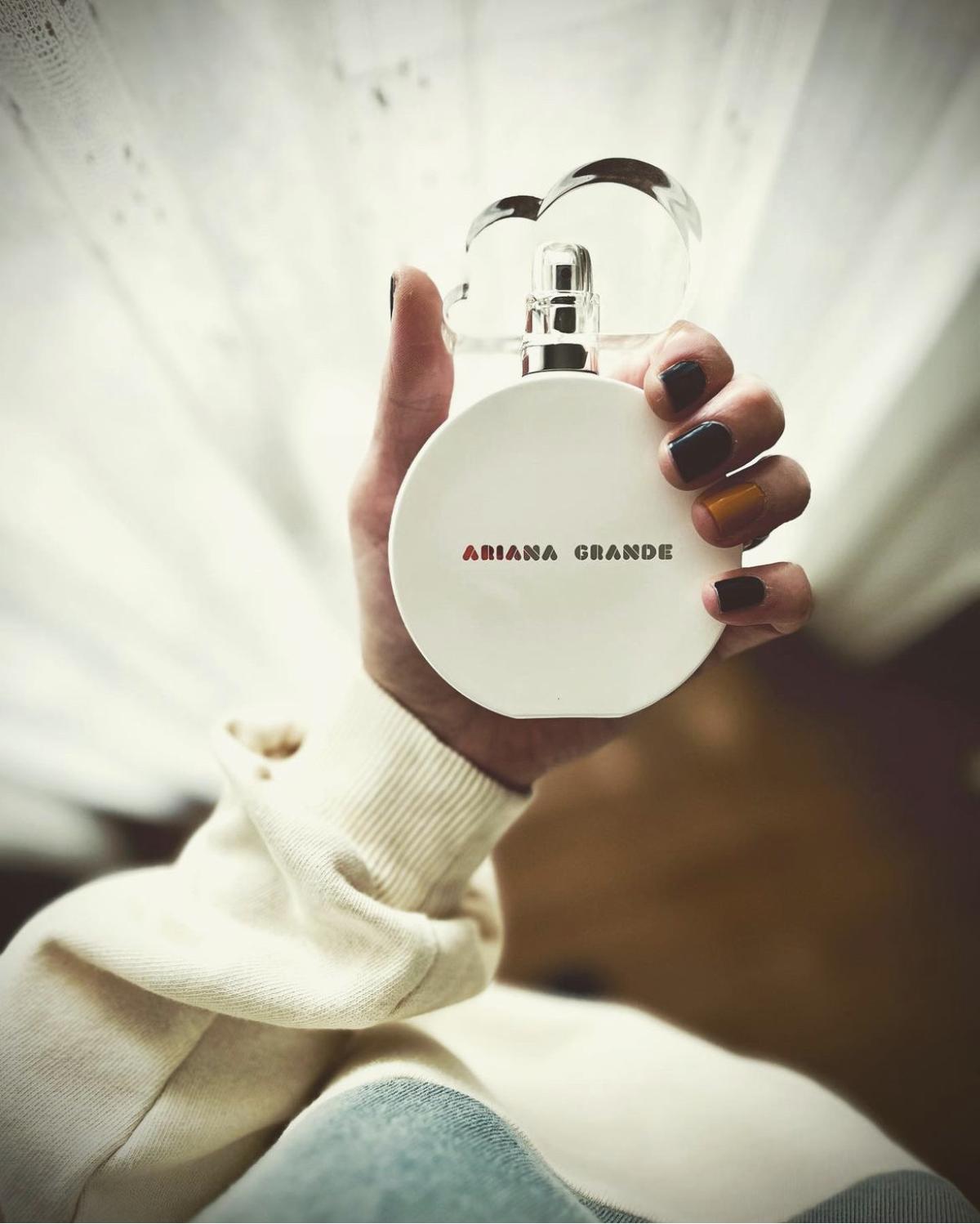 Cloud Intense Ariana Grande perfume - a fragrância Feminino 2021