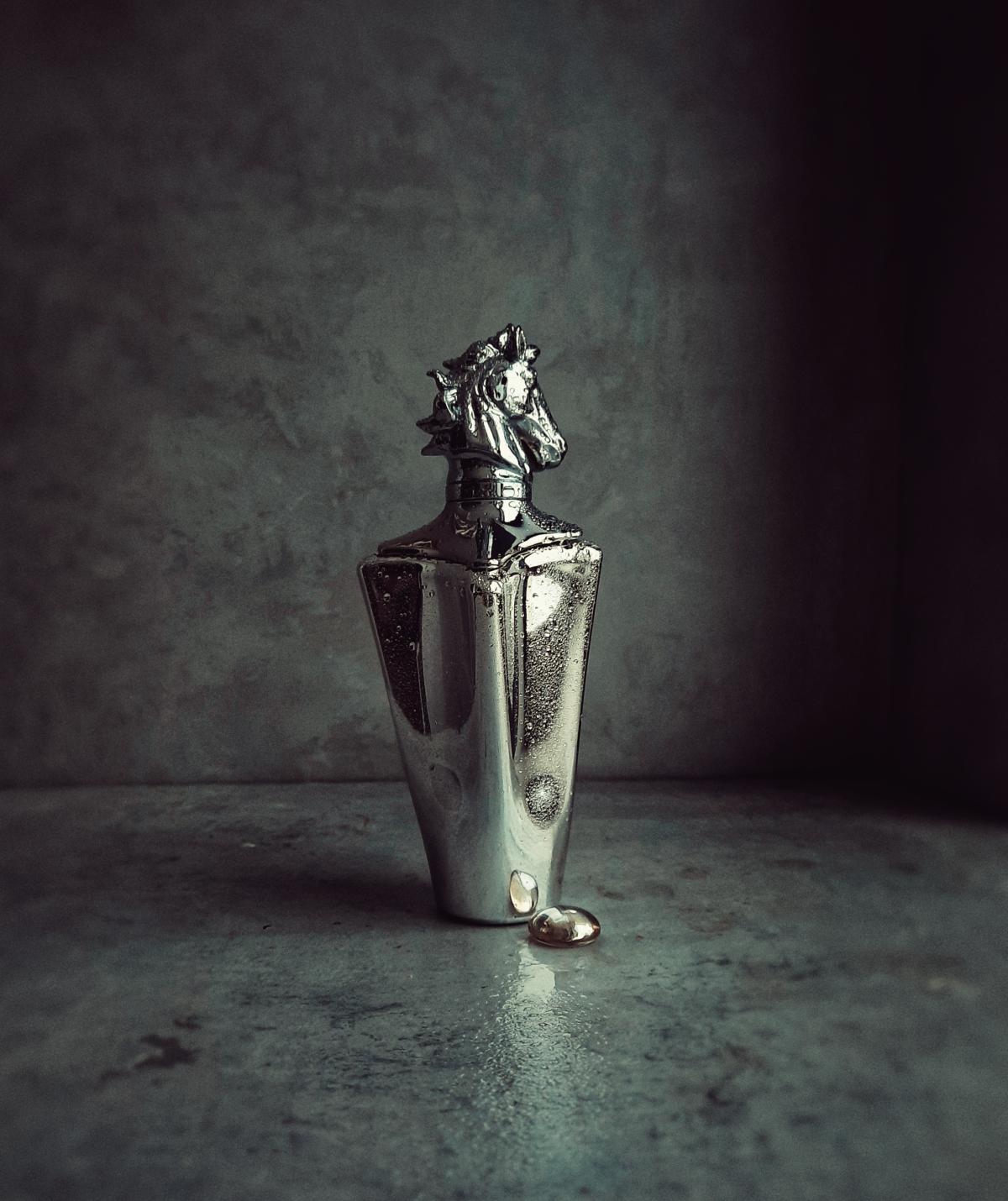 Maahir Legacy Lattafa Perfumes - una fragranza da uomo