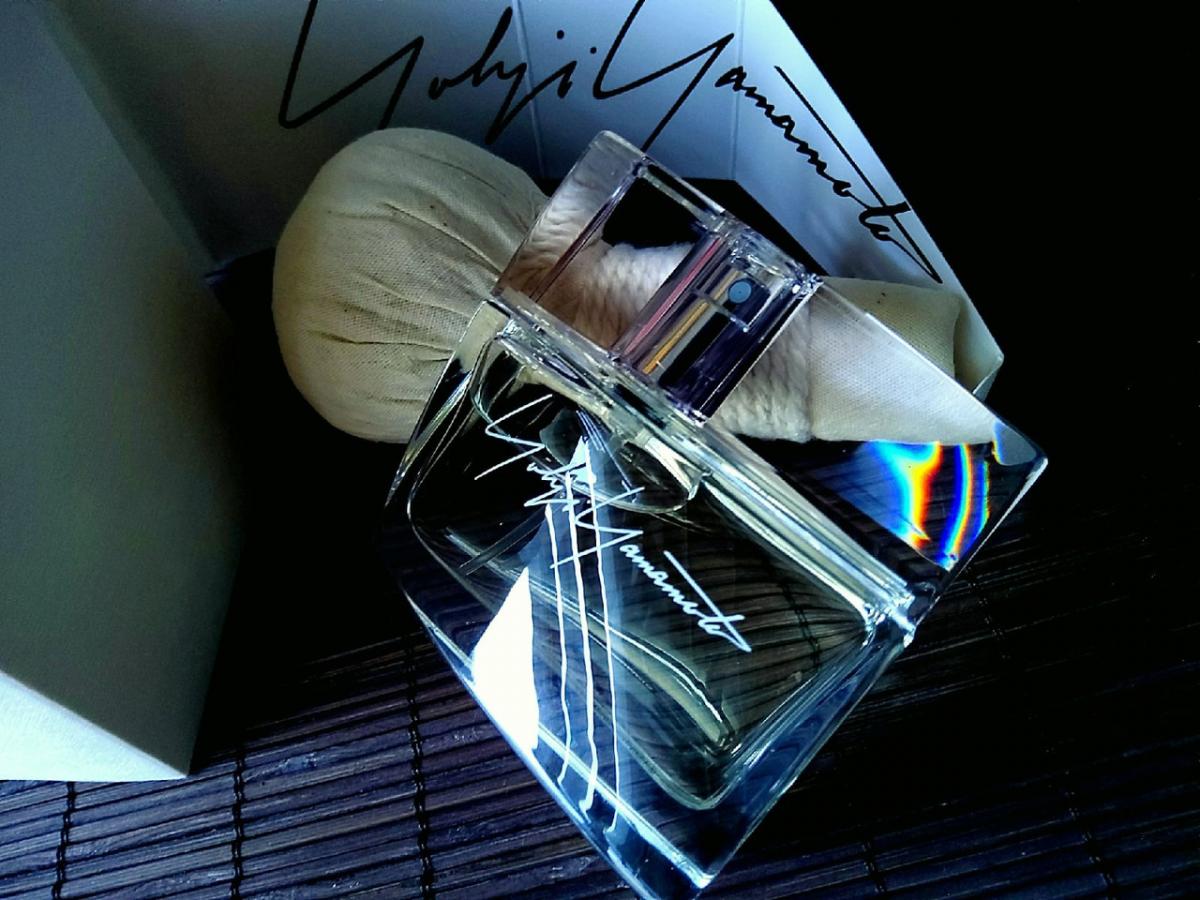Yohji Yamamoto Femme Yohji Yamamoto perfume - a fragrância Feminino 2013
